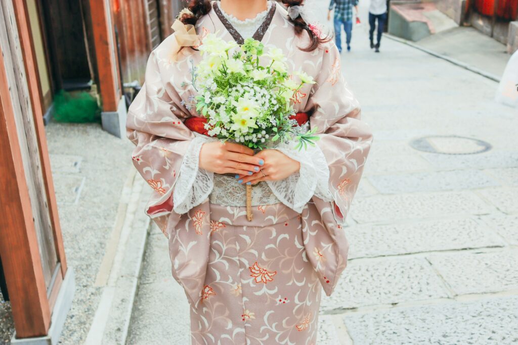 The wonder of “ohashori”, tying up a long kimono – hororo KIMONO
